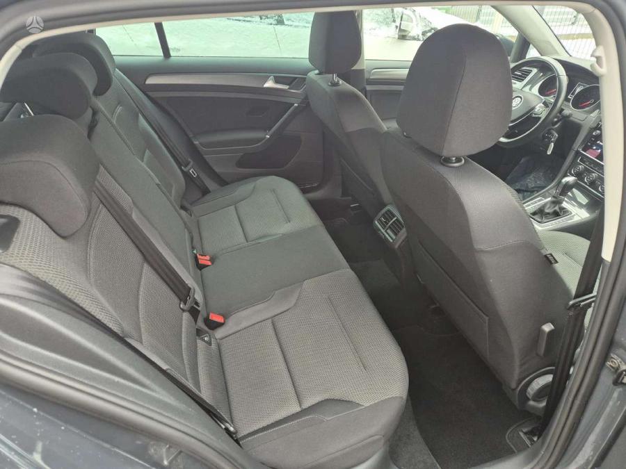 Grey Volkswagen Golf 2017 in Vilnius, with an engine capacity of 1.60 L and mileage of 154 thousand km for 10200 €, photo 11 on AUTOMOTO.COM.LV
