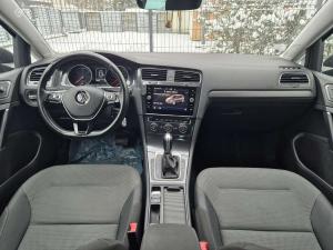 Grey Volkswagen Golf 2017 in Vilnius, with an engine capacity of 1.60 L and mileage of 154 thousand km for 10200 €, photo 13 on AUTOMOTO.COM.LV
