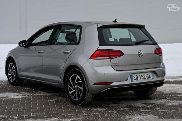 Pelēks Volkswagen Golf 2017 Kretinga, ar dzinēja tilpumu 1.40 L un nobraukumu 225 tūkst. km par 7899 €, foto 9 vietnē AUTOMOTO.COM.LV