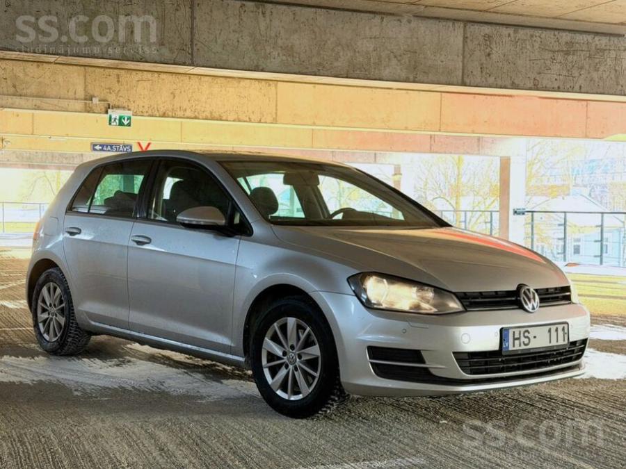 Grey Volkswagen Golf 2017 in Riga, with an engine capacity of 1.40 L and mileage of 131 thousand km for 9390 €, photo 1 on AUTOMOTO.COM.LV