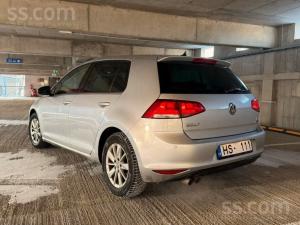 Grey Volkswagen Golf 2017 in Riga, with an engine capacity of 1.40 L and mileage of 131 thousand km for 9390 €, photo 4 on AUTOMOTO.COM.LV