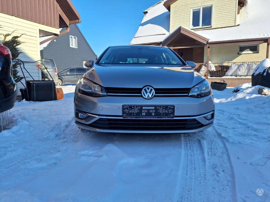 Grey Volkswagen Golf 2017 in Kaunas, with an engine capacity of 1.60 L and mileage of 143 thousand km for 10500 €, photo 8 on AUTOMOTO.COM.LV