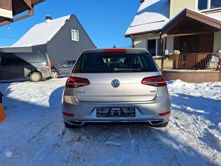 Grey Volkswagen Golf 2017 in Kaunas, with an engine capacity of 1.60 L and mileage of 143 thousand km for 10500 €, photo 9 on AUTOMOTO.COM.LV