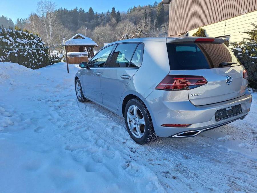 Grey Volkswagen Golf 2017 in Kaunas, with an engine capacity of 1.60 L and mileage of 143 thousand km for 10500 €, photo 10 on AUTOMOTO.COM.LV