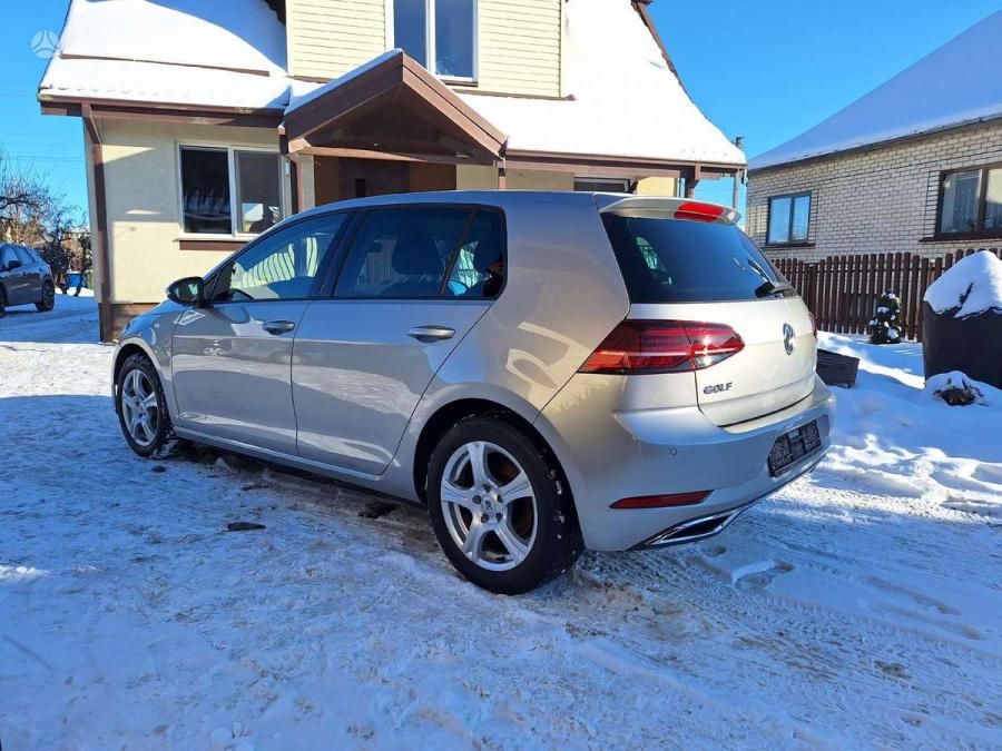 Grey Volkswagen Golf 2017 in Kaunas, with an engine capacity of 1.60 L and mileage of 143 thousand km for 10500 €, photo 11 on AUTOMOTO.COM.LV