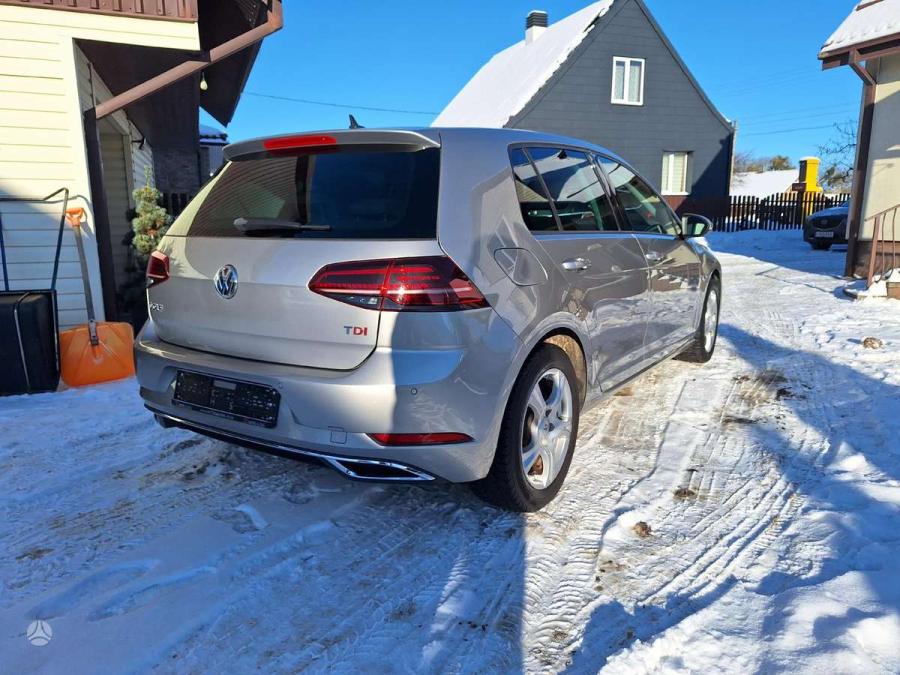 Grey Volkswagen Golf 2017 in Kaunas, with an engine capacity of 1.60 L and mileage of 143 thousand km for 10500 €, photo 12 on AUTOMOTO.COM.LV