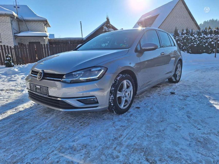 Grey Volkswagen Golf 2017 in Kaunas, with an engine capacity of 1.60 L and mileage of 143 thousand km for 10500 €, photo 14 on AUTOMOTO.COM.LV