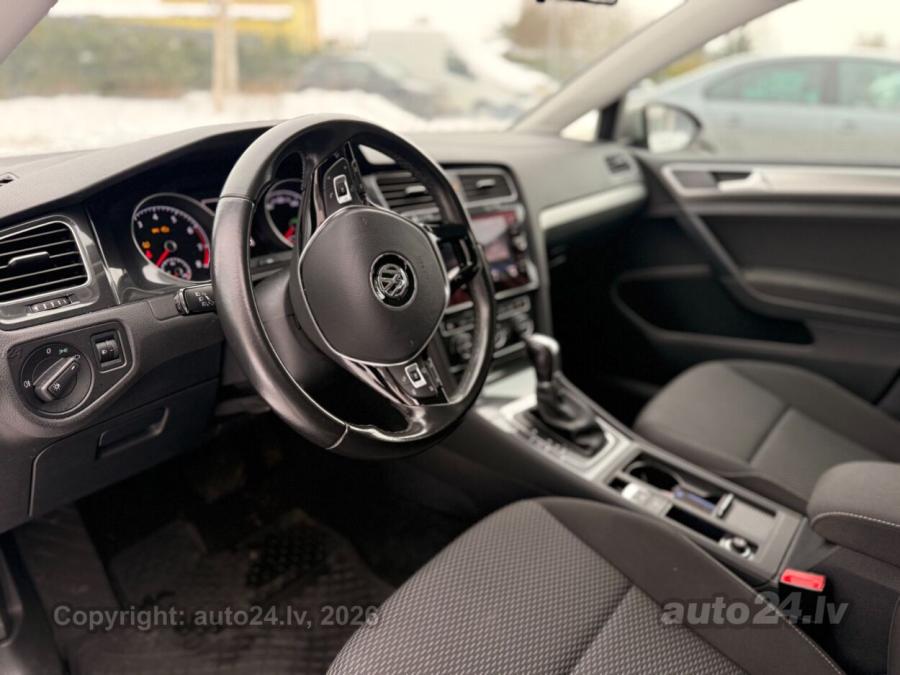 Grey Volkswagen Golf 2017 in Tallinn, with an engine capacity of 1.40 L and mileage of 124 thousand km for 12400 €, photo 6 on AUTOMOTO.COM.LV