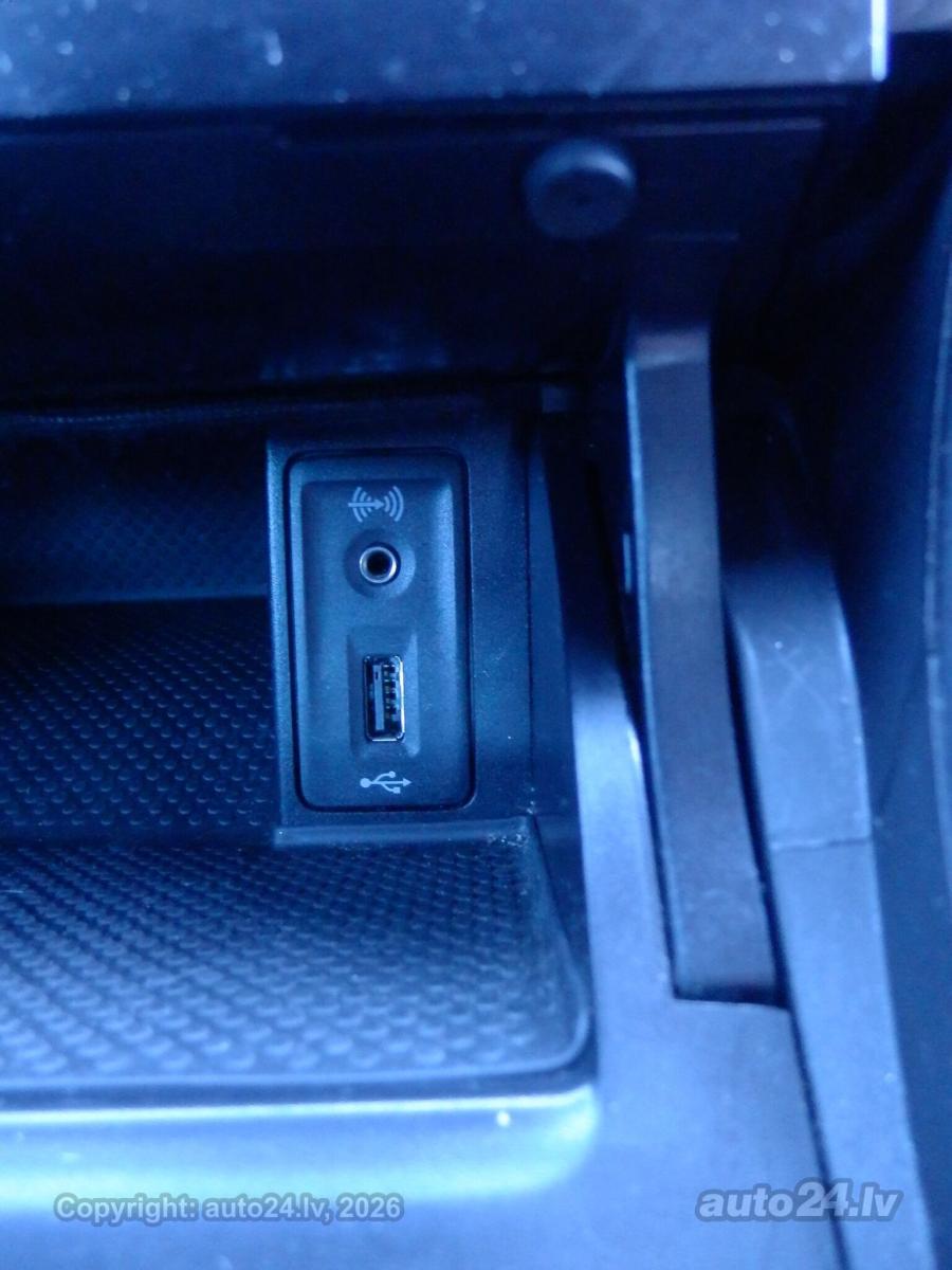 Серый Фольксваген Гольф 2017 в Таллин, объемом двигателя 1.00 л и пробегом 86 тыс. км за 12500 €, фото 23 на AUTOMOTO.COM.LV
