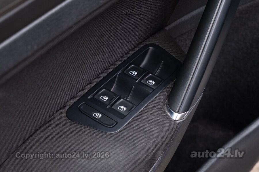 Pelēks Volkswagen Golf 2017 Rīga, ar dzinēja tilpumu 1.40 L un nobraukumu 171 tūkst. km par 11700 €, foto 16 vietnē AUTOMOTO.COM.LV