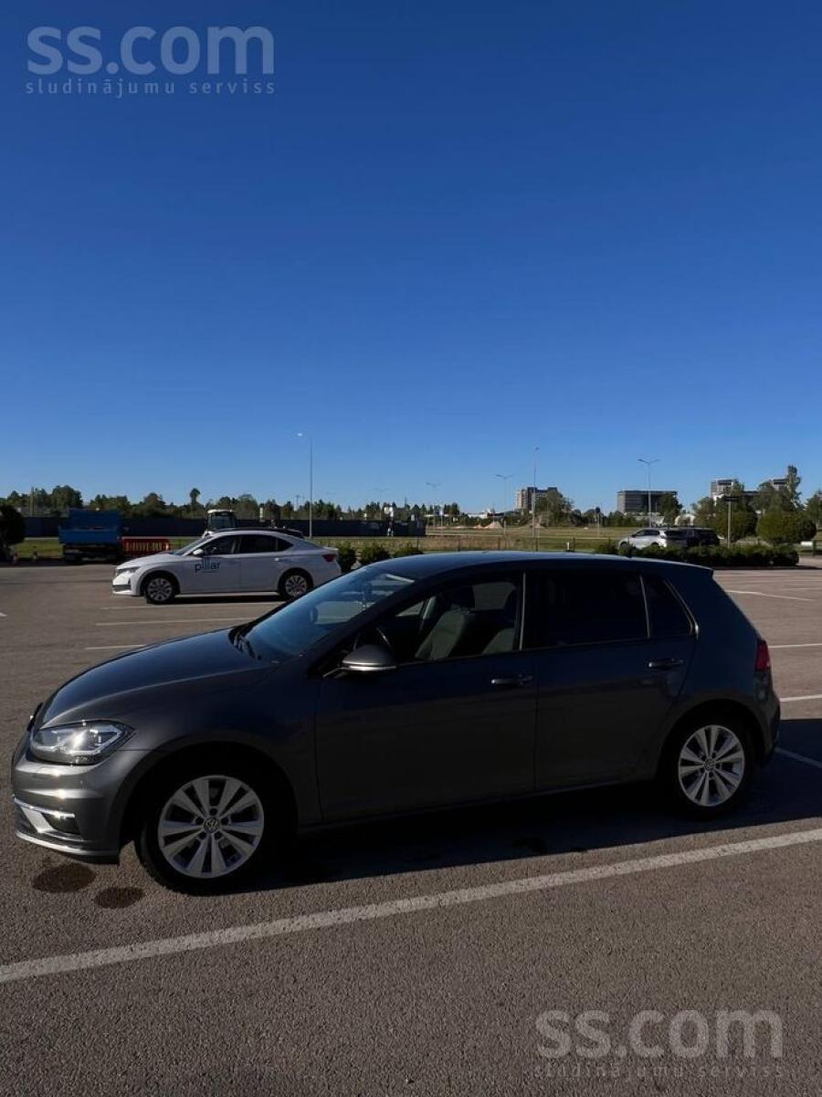 Grey Volkswagen Golf 2017 in Riga, with an engine capacity of 1.40 L and mileage of 207 thousand km for 11250 €, photo 4 on AUTOMOTO.COM.LV