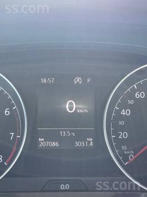Grey Volkswagen Golf 2017 in Riga, with an engine capacity of 1.40 L and mileage of 207 thousand km for 11250 €, photo 10 on AUTOMOTO.COM.LV