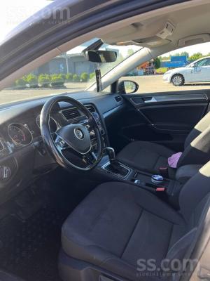 Grey Volkswagen Golf 2017 in Riga, with an engine capacity of 1.40 L and mileage of 207 thousand km for 11250 €, photo 11 on AUTOMOTO.COM.LV