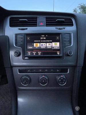 Grey Volkswagen Golf 2017 in Kaunas, with an engine capacity of 1.60 L and mileage of 520 thousand km for 3600 €, photo 9 on AUTOMOTO.COM.LV