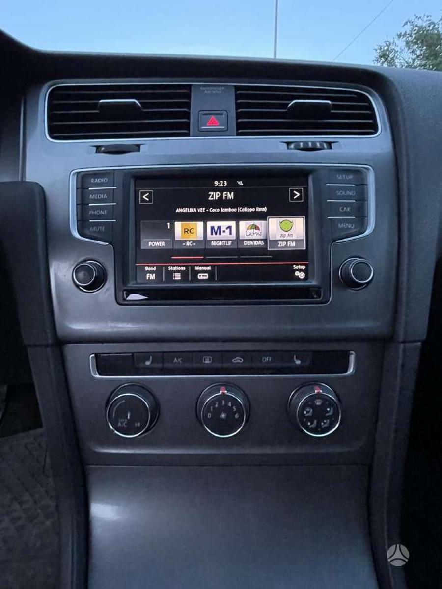 Grey Volkswagen Golf 2017 in Kaunas, with an engine capacity of 1.60 L and mileage of 520 thousand km for 3600 €, photo 9 on AUTOMOTO.COM.LV