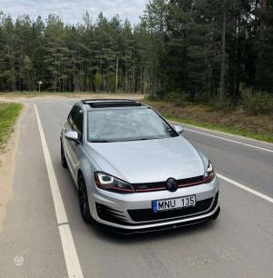 Grey Volkswagen Golf 2017 in Kazlu Ruda, with an engine capacity of 1.98 L and mileage of 125 thousand km for 16499 €, photo 3 on AUTOMOTO.COM.LV