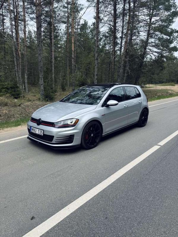 Grey Volkswagen Golf 2017 in Kazlu Ruda, with an engine capacity of 1.98 L and mileage of 125 thousand km for 16499 €, photo 6 on AUTOMOTO.COM.LV