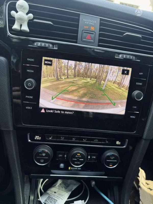 Grey Volkswagen Golf 2017 in Kazlu Ruda, with an engine capacity of 1.98 L and mileage of 125 thousand km for 16499 €, photo 9 on AUTOMOTO.COM.LV
