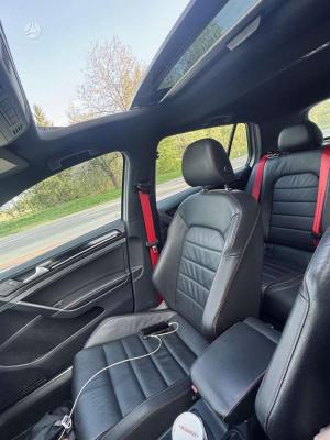 Grey Volkswagen Golf 2017 in Kazlu Ruda, with an engine capacity of 1.98 L and mileage of 125 thousand km for 16499 €, photo 11 on AUTOMOTO.COM.LV