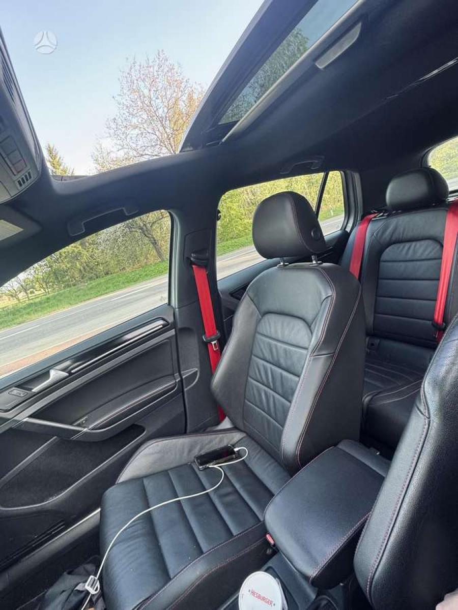 Grey Volkswagen Golf 2017 in Kazlu Ruda, with an engine capacity of 1.98 L and mileage of 125 thousand km for 16499 €, photo 11 on AUTOMOTO.COM.LV