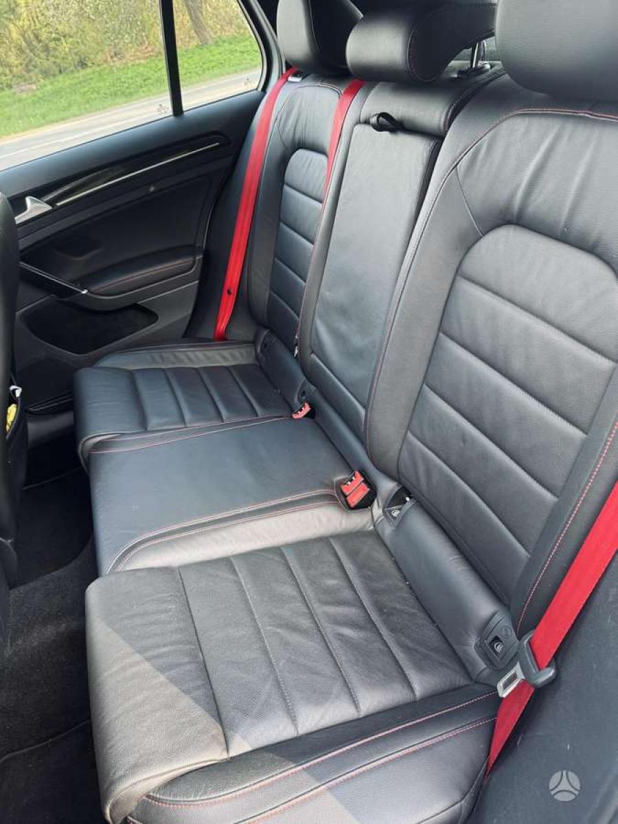 Grey Volkswagen Golf 2017 in Kazlu Ruda, with an engine capacity of 1.98 L and mileage of 125 thousand km for 16499 €, photo 12 on AUTOMOTO.COM.LV