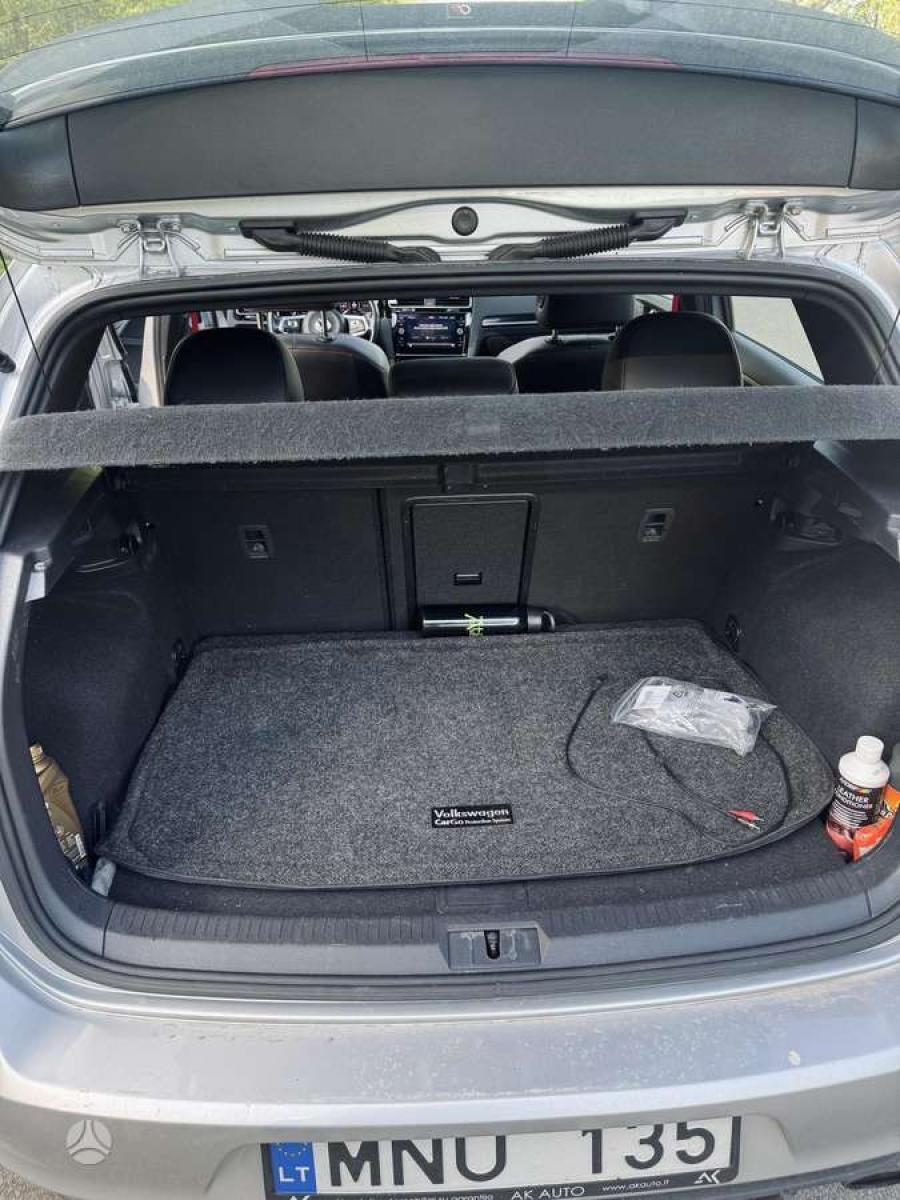Grey Volkswagen Golf 2017 in Kazlu Ruda, with an engine capacity of 1.98 L and mileage of 125 thousand km for 16499 €, photo 13 on AUTOMOTO.COM.LV