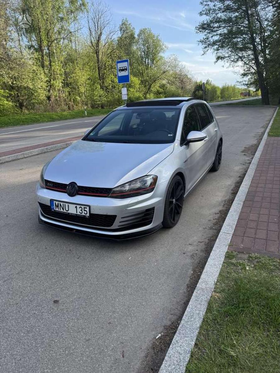 Grey Volkswagen Golf 2017 in Kazlu Ruda, with an engine capacity of 1.98 L and mileage of 125 thousand km for 16499 €, photo 14 on AUTOMOTO.COM.LV