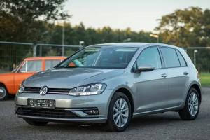 Pelēks Volkswagen Golf 2017 Liepāja, ar dzinēja tilpumu 1.60 L un nobraukumu 104 tūkst. km par 11750 €, foto  vietnē AUTOMOTO.COM.LV