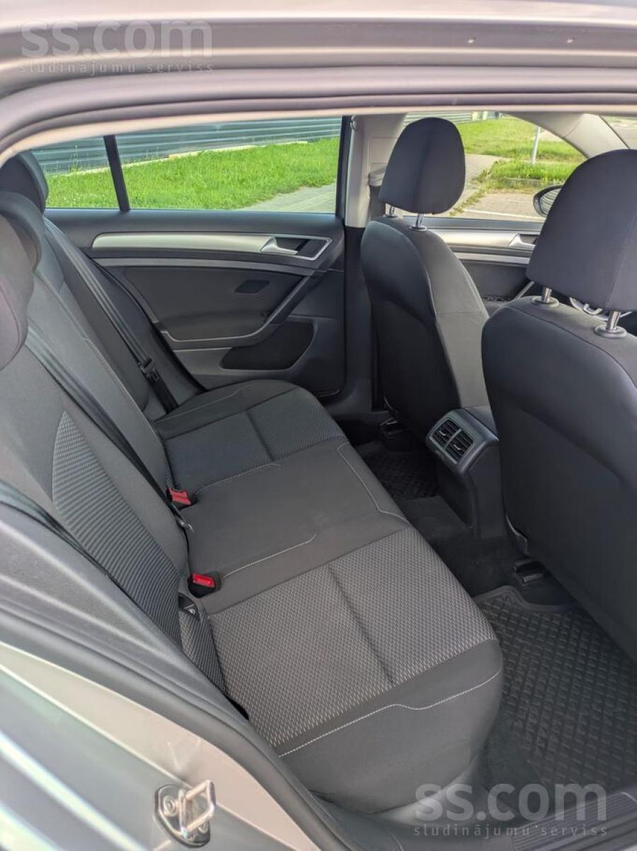 Pelēks Volkswagen Golf 2017 Rīga, ar dzinēja tilpumu 1.40 L un nobraukumu 131 tūkst. km par 11200 €, foto 12 vietnē AUTOMOTO.COM.LV