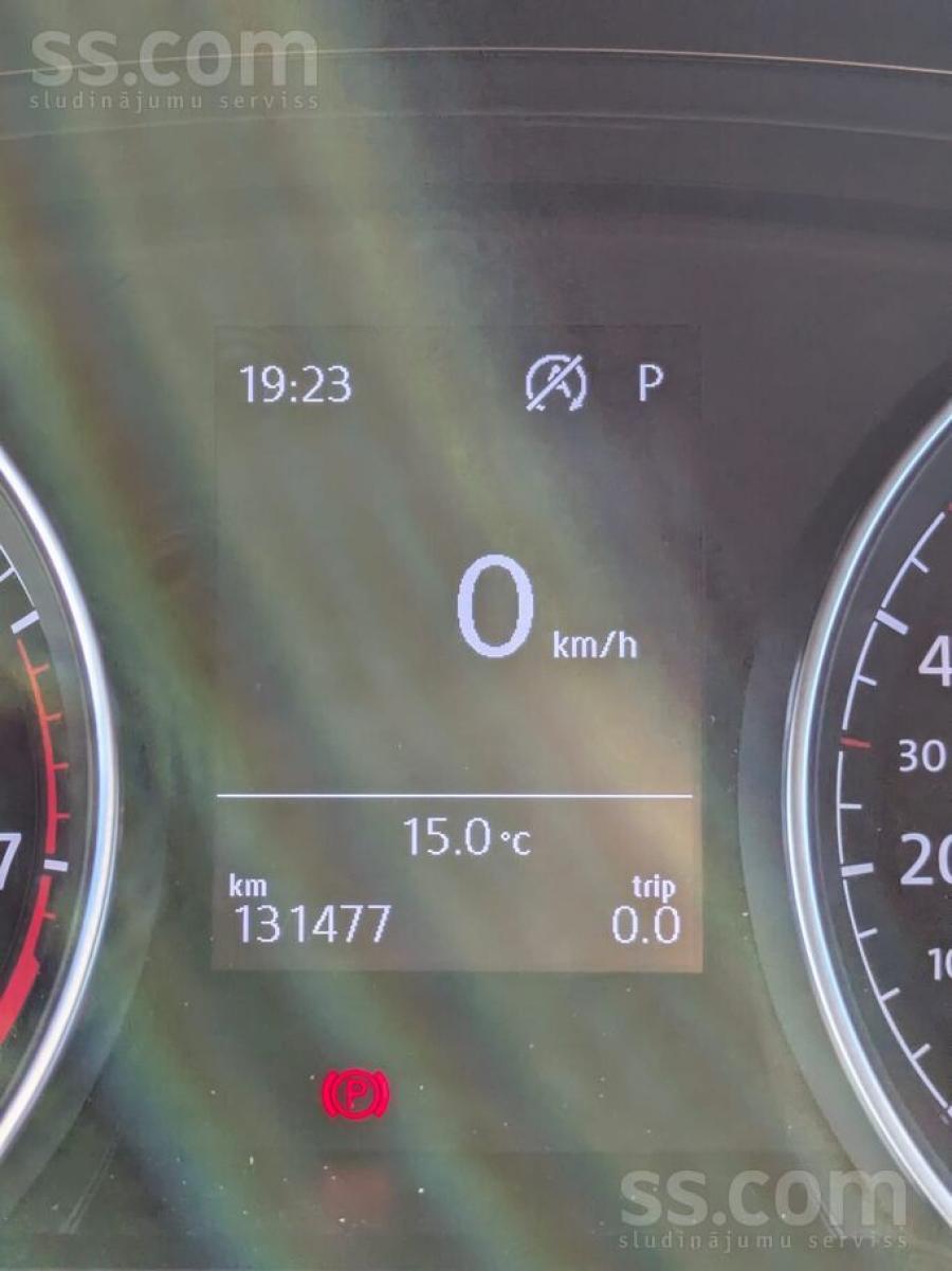 Pelēks Volkswagen Golf 2017 Rīga, ar dzinēja tilpumu 1.40 L un nobraukumu 131 tūkst. km par 11200 €, foto 17 vietnē AUTOMOTO.COM.LV