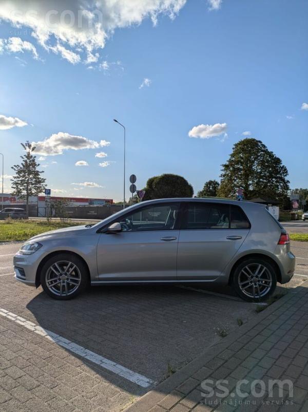 Grey Volkswagen Golf 2017 in Riga, with an engine capacity of 1.40 L and mileage of 131 thousand km for 10500 €, photo 4 on AUTOMOTO.COM.LV
