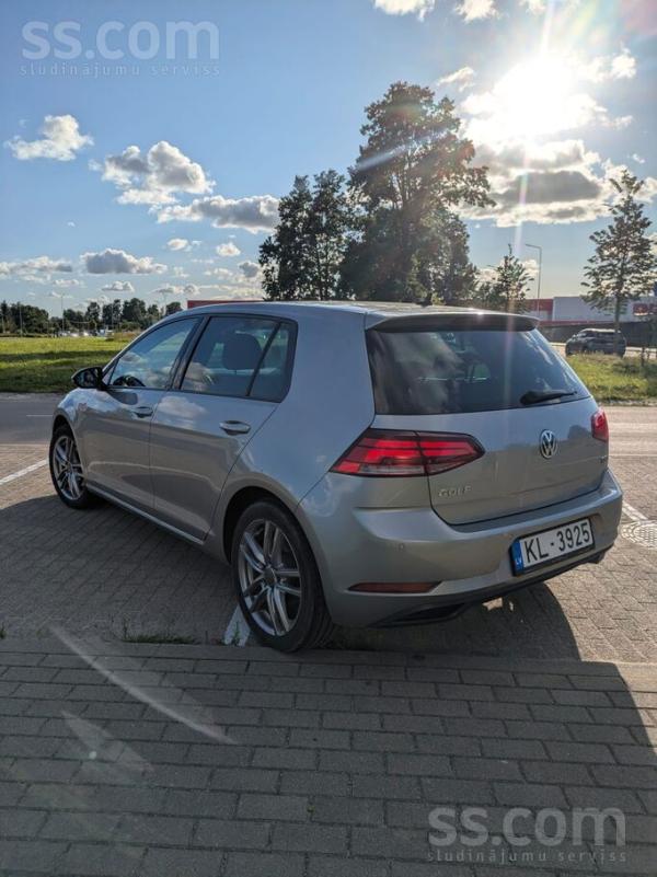 Grey Volkswagen Golf 2017 in Riga, with an engine capacity of 1.40 L and mileage of 131 thousand km for 10500 €, photo 6 on AUTOMOTO.COM.LV