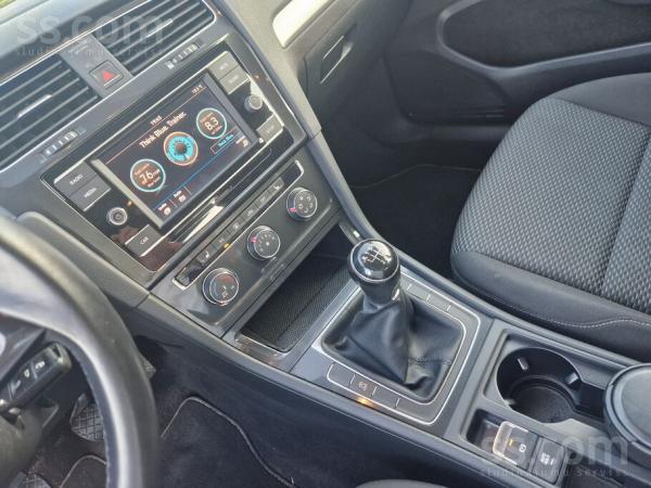 Grey Volkswagen Golf 2017 in Riga, with an engine capacity of 1.40 L and mileage of 148 thousand km for 8999 €, photo 11 on AUTOMOTO.COM.LV