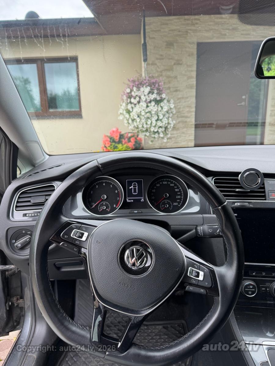 Grey Volkswagen Golf 2017 in Tallinn, with an engine capacity of 1.40 L and mileage of 152 thousand km for 10700 €, photo 15 on AUTOMOTO.COM.LV