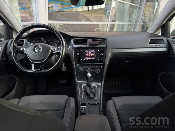 Grey Volkswagen Golf 2017 in Valmiera, with an engine capacity of 1.60 L and mileage of 266 thousand km for 7900 €, photo 6 on AUTOMOTO.COM.LV