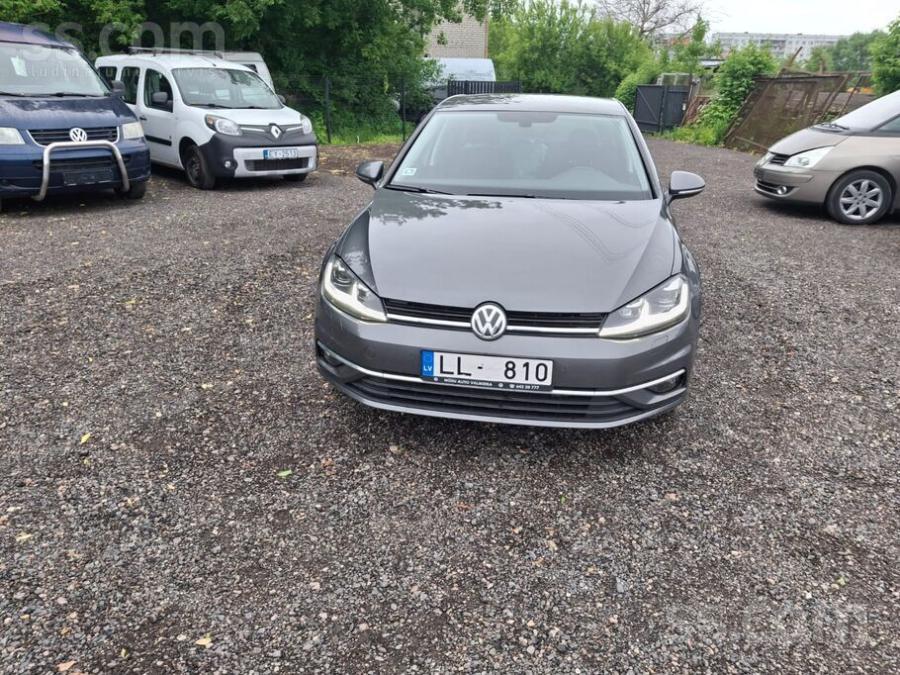 Grey Volkswagen Golf 2018 in Riga, with an engine capacity of 1.50 L and mileage of 56 thousand km for 9800 €, photo 3 on AUTOMOTO.COM.LV