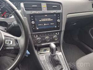 Grey Volkswagen Golf 2018 in Riga, with an engine capacity of 1.50 L and mileage of 56 thousand km for 9800 €, photo 9 on AUTOMOTO.COM.LV