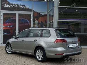 Grey Volkswagen Golf 2018 in Valmiera, with an engine capacity of 1.60 L and mileage of 209 thousand km for 9900 €, photo 4 on AUTOMOTO.COM.LV