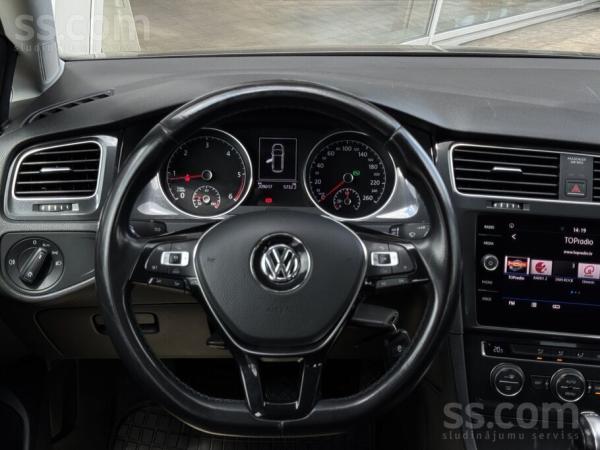 Grey Volkswagen Golf 2018 in Valmiera, with an engine capacity of 1.60 L and mileage of 209 thousand km for 9900 €, photo 10 on AUTOMOTO.COM.LV