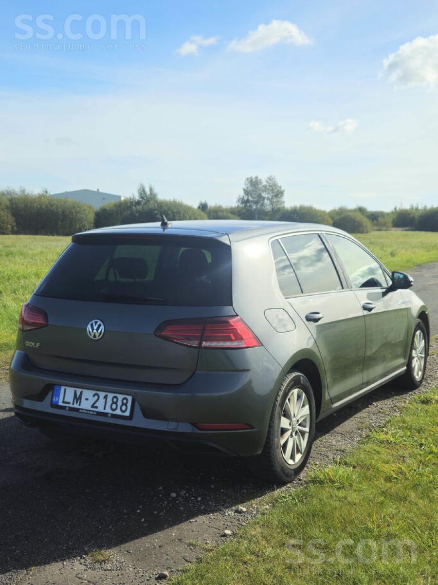 Grey Volkswagen Golf 2018 in Ventspils, with an engine capacity of 1.40 L and mileage of 92 thousand km for 13900 €, photo 4 on AUTOMOTO.COM.LV