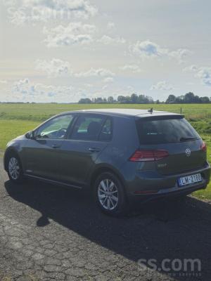 Grey Volkswagen Golf 2018 in Ventspils, with an engine capacity of 1.40 L and mileage of 92 thousand km for 13900 €, photo 5 on AUTOMOTO.COM.LV