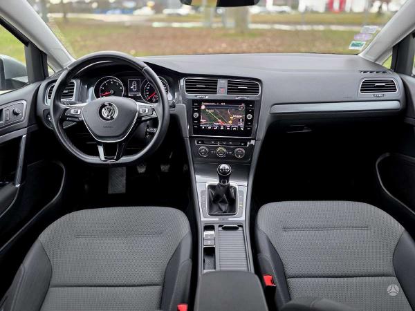 Pelēks Volkswagen Golf 2018 Tauragė, ar dzinēja tilpumu 1.40 L un nobraukumu 266 tūkst. km par 7300 €, foto 10 vietnē AUTOMOTO.COM.LV