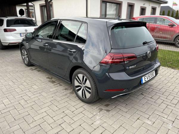 Pelēks Volkswagen Golf 2018 Kauņa, ar dzinēja tilpumu 0.00 L un nobraukumu 97 tūkst. km par 13200 €, foto 4 vietnē AUTOMOTO.COM.LV