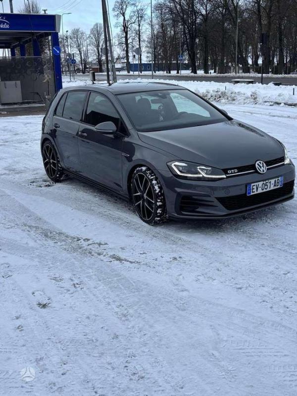 Grey Volkswagen Golf 2018 in Taurage, with an engine capacity of 1.97 L and mileage of 173 thousand km for 14900 €, photo 2 on AUTOMOTO.COM.LV