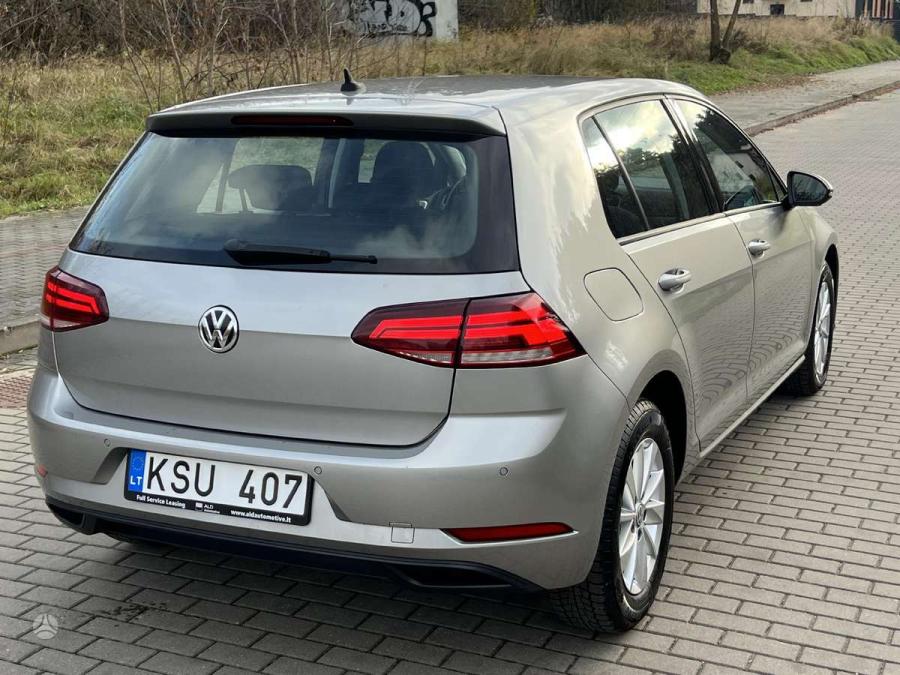 Pelēks Volkswagen Golf 2018 Viļņa, ar dzinēja tilpumu 1.00 L un nobraukumu 75 tūkst. km par 10500 €, foto 5 vietnē AUTOMOTO.COM.LV