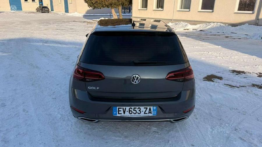Grey Volkswagen Golf 2018 in Kaunas, with an engine capacity of 1.97 L and mileage of 180 thousand km for 12500 €, photo 6 on AUTOMOTO.COM.LV