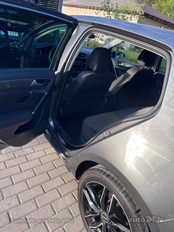 Grey Volkswagen Golf 2018 in Parnu, with an engine capacity of 1.40 L and mileage of 91 thousand km for 11900 €, photo 6 on AUTOMOTO.COM.LV