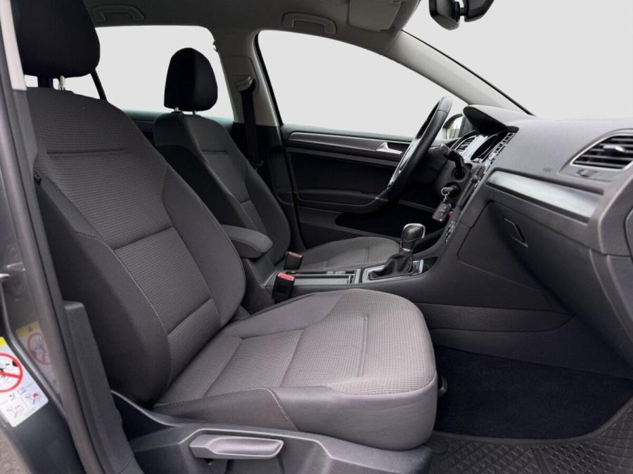 Pelēks Volkswagen Golf 2018 Pērnava, ar dzinēja tilpumu 1.40 L un nobraukumu 91 tūkst. km par 13900 €, foto 6 vietnē AUTOMOTO.COM.LV