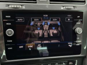 Pelēks Volkswagen Golf 2018 Pērnava, ar dzinēja tilpumu 1.40 L un nobraukumu 91 tūkst. km par 13900 €, foto 11 vietnē AUTOMOTO.COM.LV