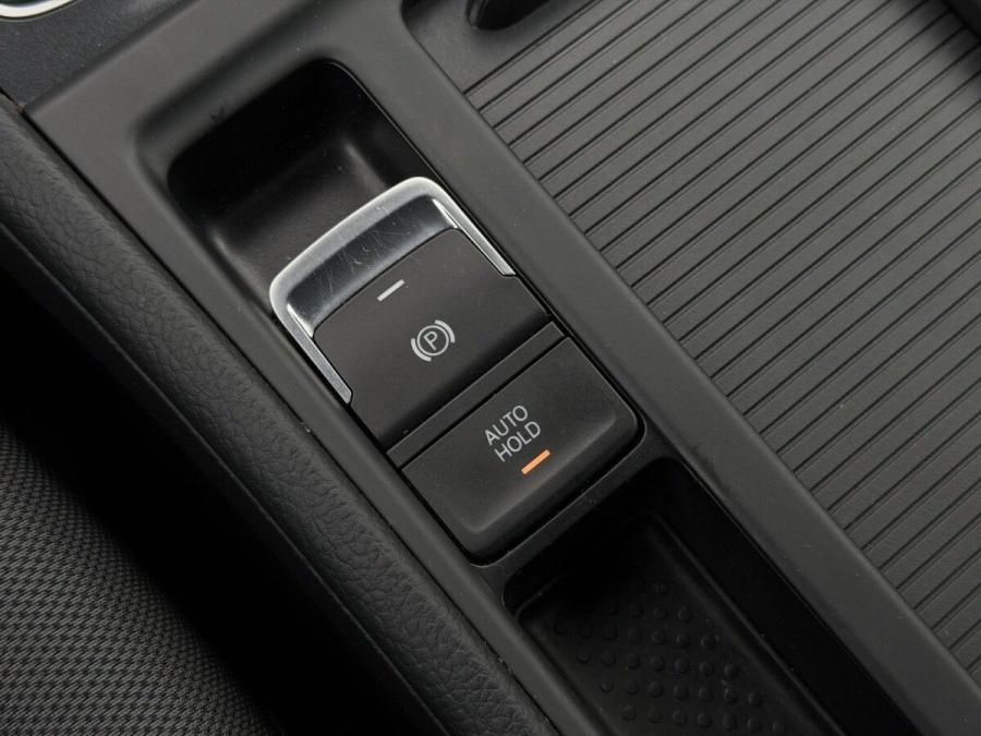 Pelēks Volkswagen Golf 2018 Pērnava, ar dzinēja tilpumu 1.40 L un nobraukumu 91 tūkst. km par 13900 €, foto 15 vietnē AUTOMOTO.COM.LV